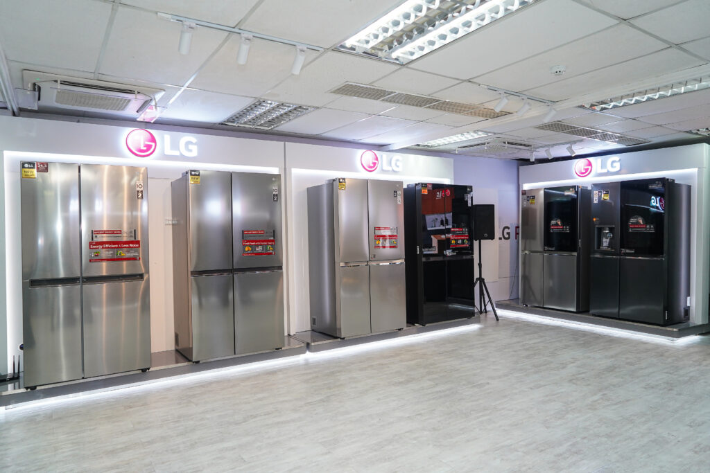 LG Re-Imagines the Holidays With New Refrigerator Models! | Tech G³