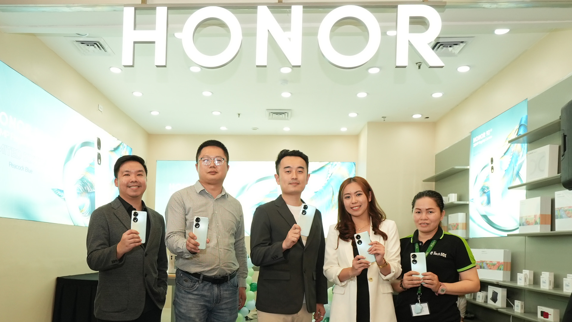 HONOR unveils Limited-edition HONOR 90 5G Peacock Blue, opens ...